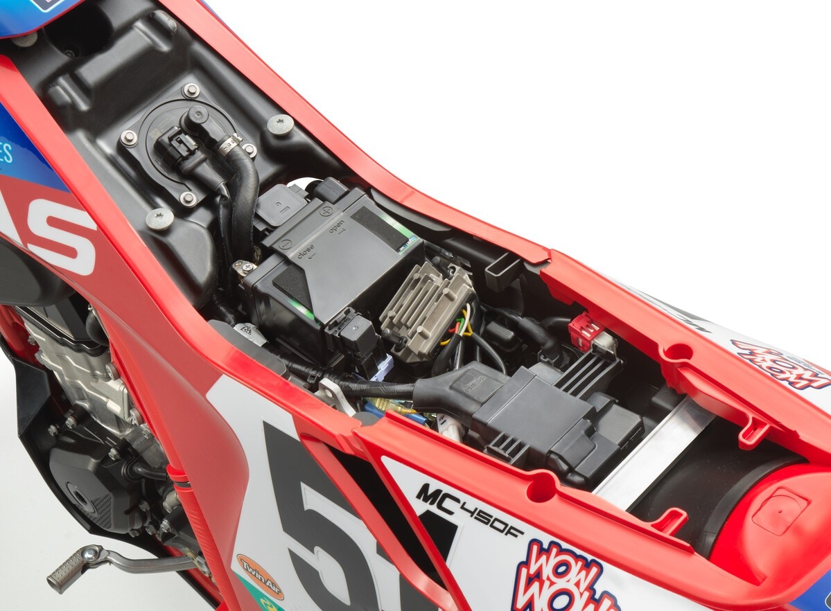 GASGAS MC 250F - 450F Factory Edition 2023: over the top! - Xoffroad