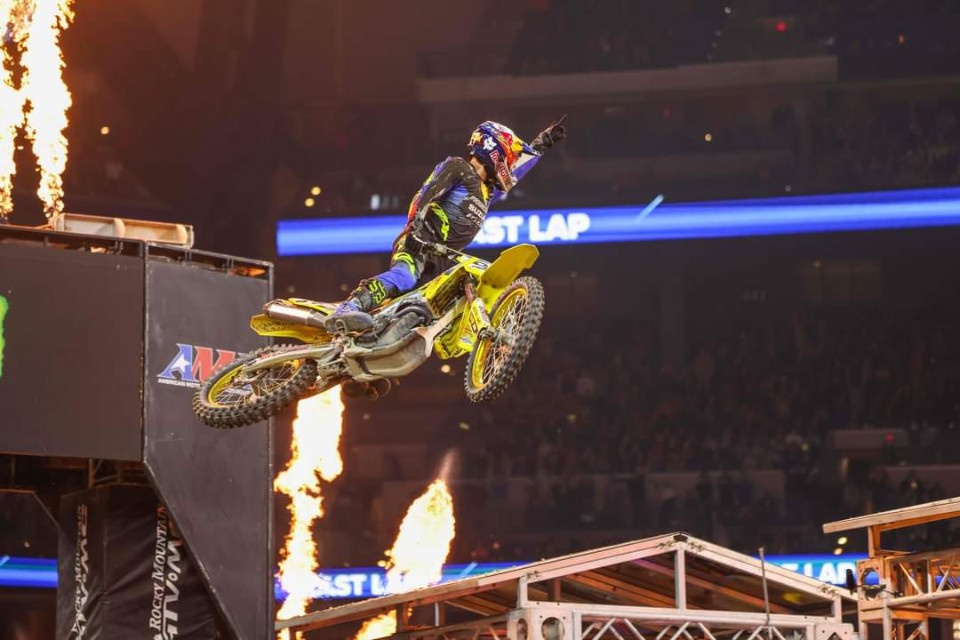AMA Supercross 2023: "Kickstarter Ken" Roczen vince a Indianapolis - L ...