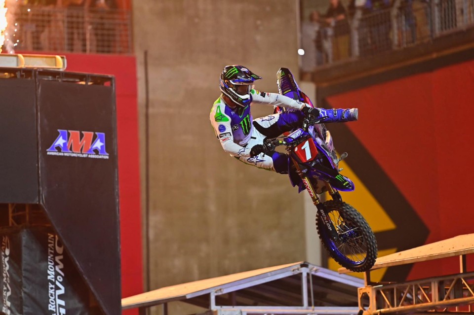 AMA Supercross 2023: ad Eli Tomac il Triple Crown di Glendale - L ...