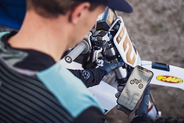 Husqvarna presenta la nuova Connectivity Unit Offroad per le FC 250 e ...