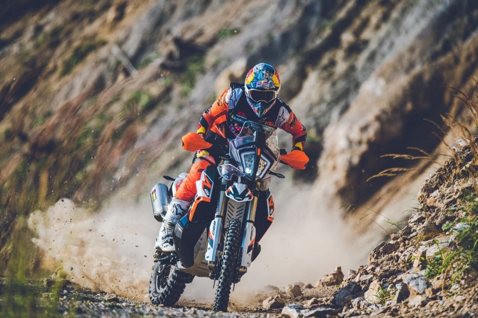 La KTM 890 Adventure R Rally è stata realizzata con il contributo dei ...