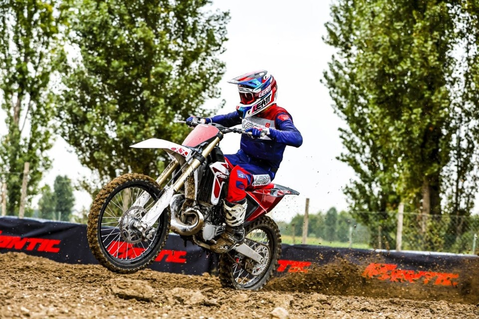 Test Fantic MX ed Enduro MY25: real Factory feeling - Xoffroad